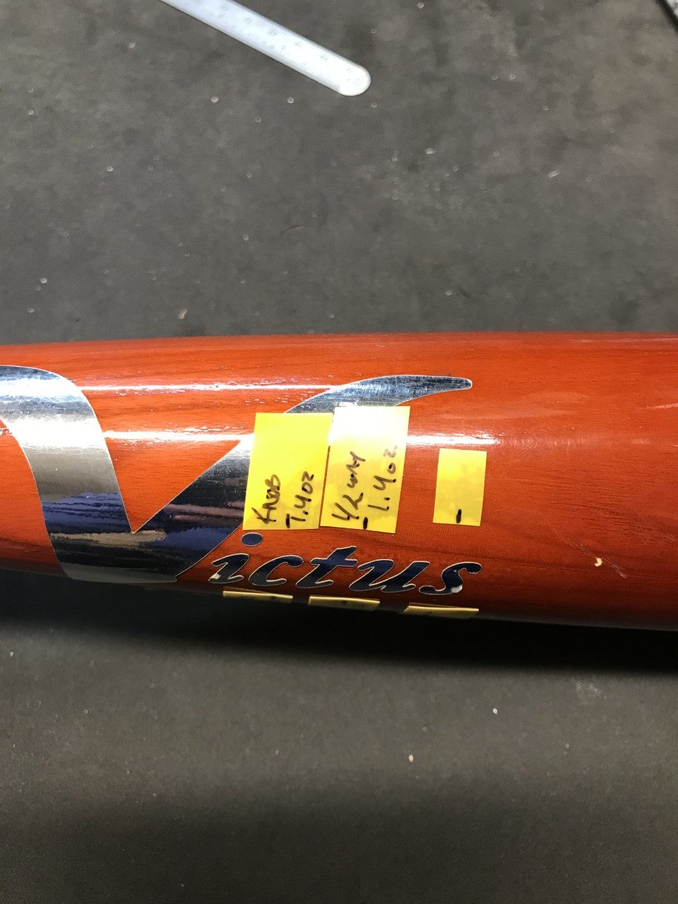 Baseball Bat Swingweight and Balance Points - Why Can You Swing a Metal ...